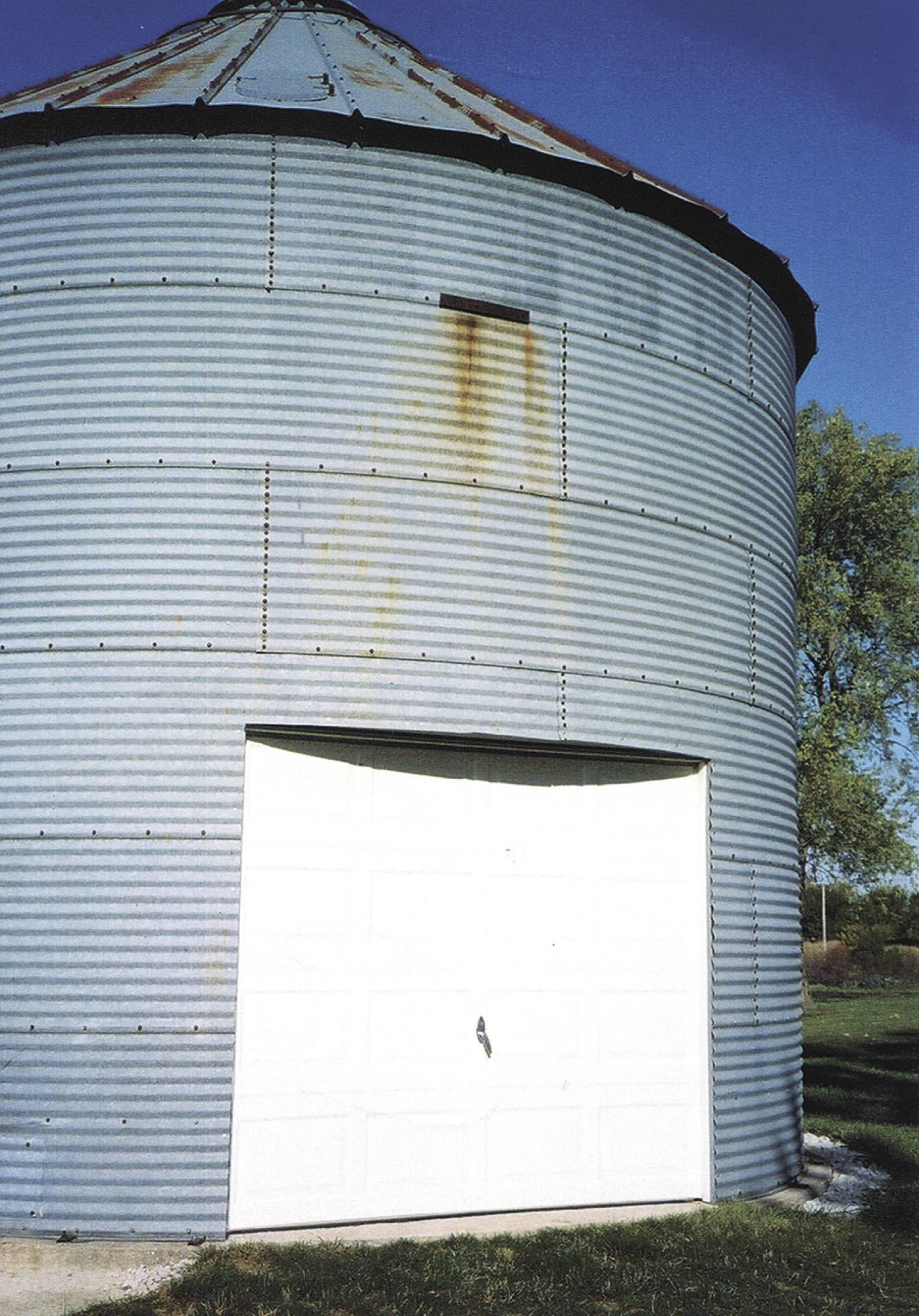 Grain Bin Garage GrainBinGetaway — NIE Architecture